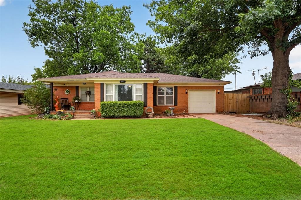 1014 W E Avenue, Elk City, OK 73644 | 1230474 | Cherrywood Real Estate
