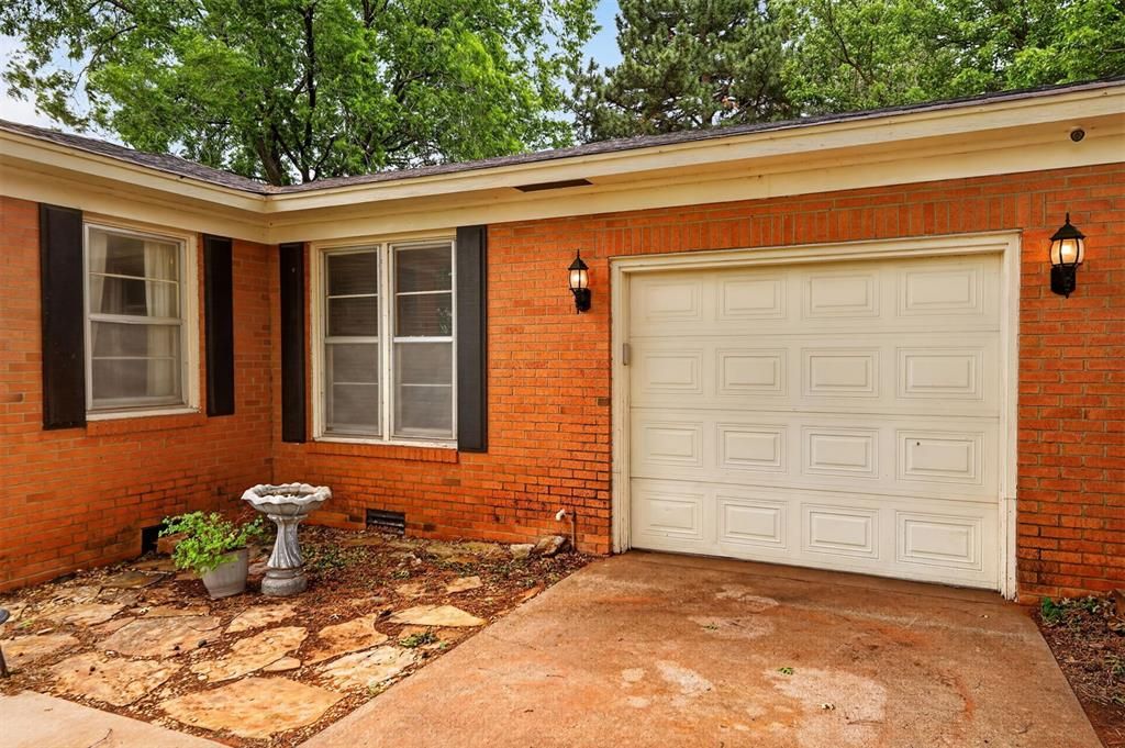 1014 W E Avenue, Elk City, OK 73644 | 1230474 | Cherrywood Real Estate