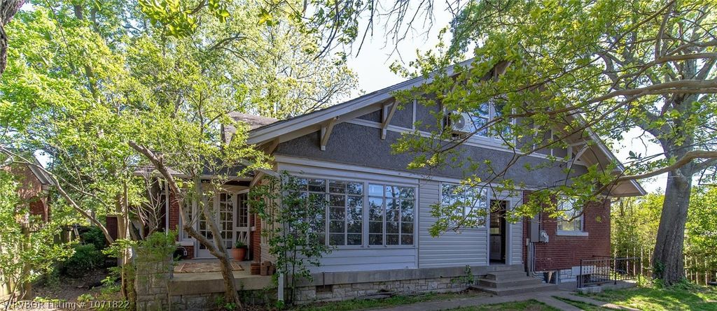 2709 Lela Street - Marsha Rogers Realty