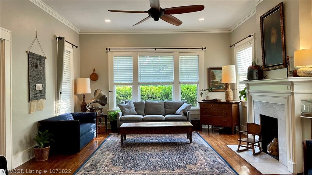 2709 Lela Street - Marsha Rogers Realty