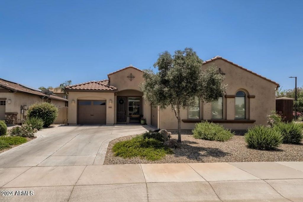 15697 W WESTVIEW Drive, Goodyear, AZ 85395 - Homefront