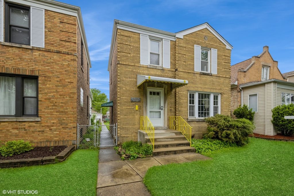 3530 East Avenue, Berwyn, IL 60402 - Homefront